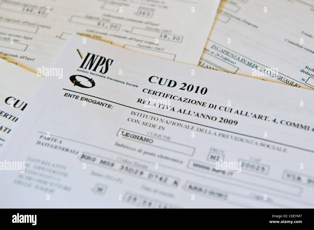 Reporting income hi-res stock photography and images - Alamy