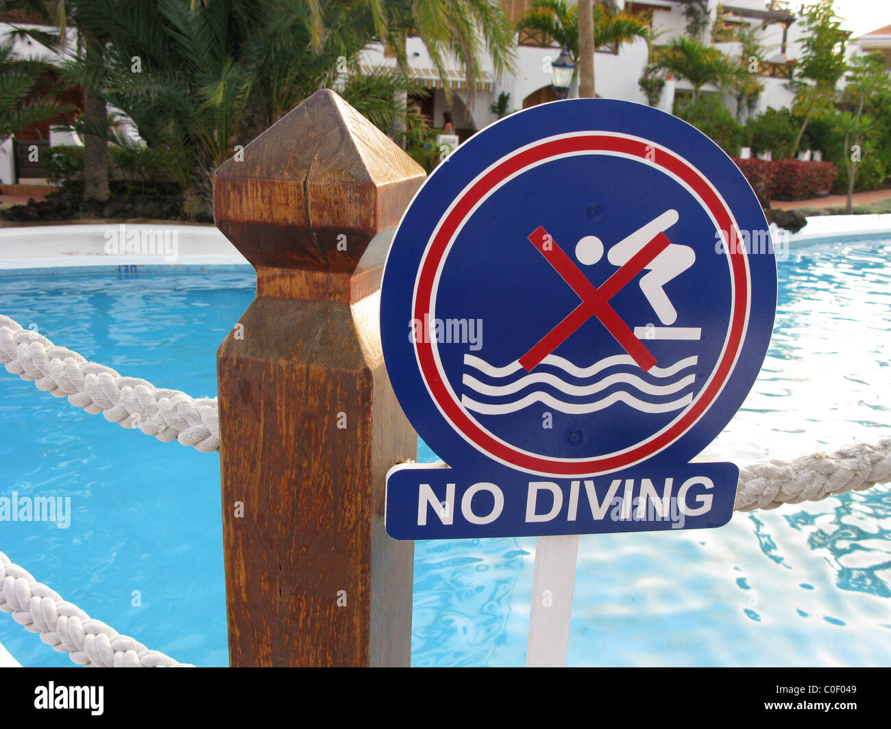 No Diving sign Stock Photo - Alamy
