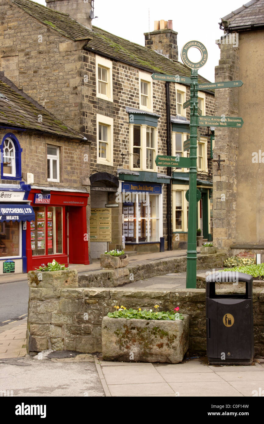 Pateley Bridge town centre, autumn, Nidderdale, North Yorkshire, UK ...