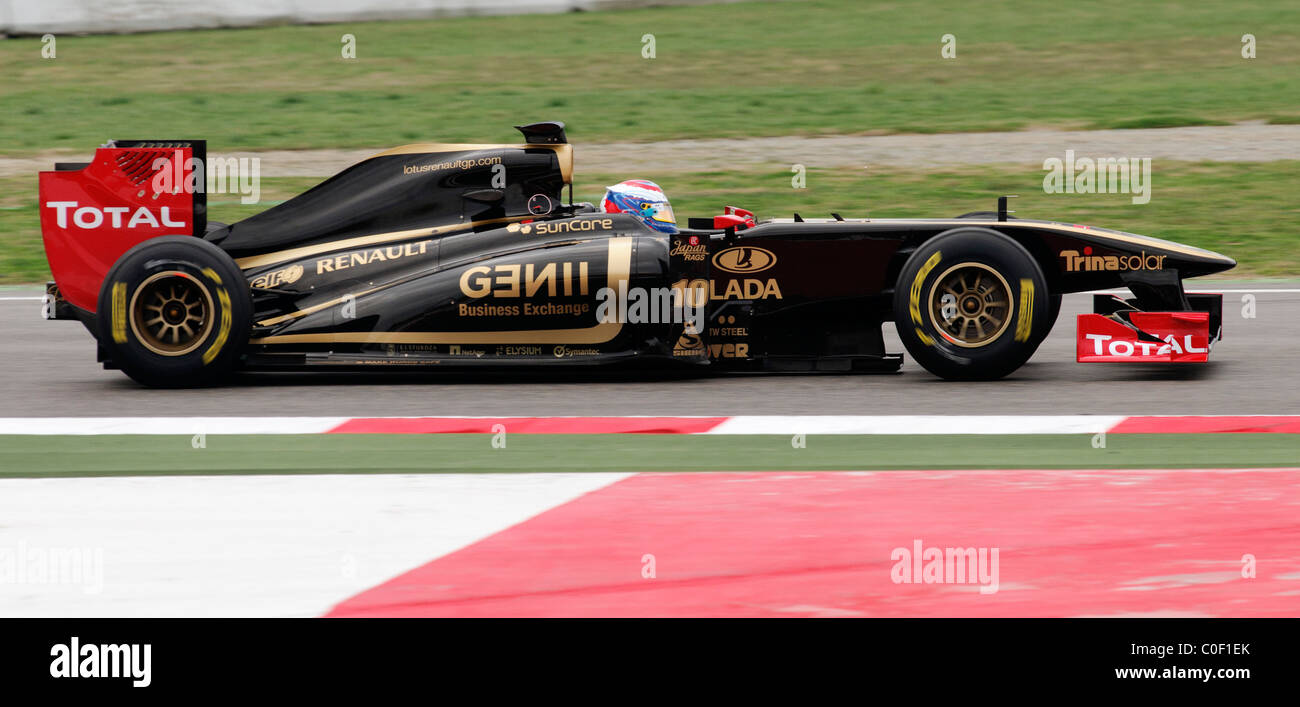Vitaly Petrov (RUS) in the Renault R31 Formula One racecar Stock Photo ...