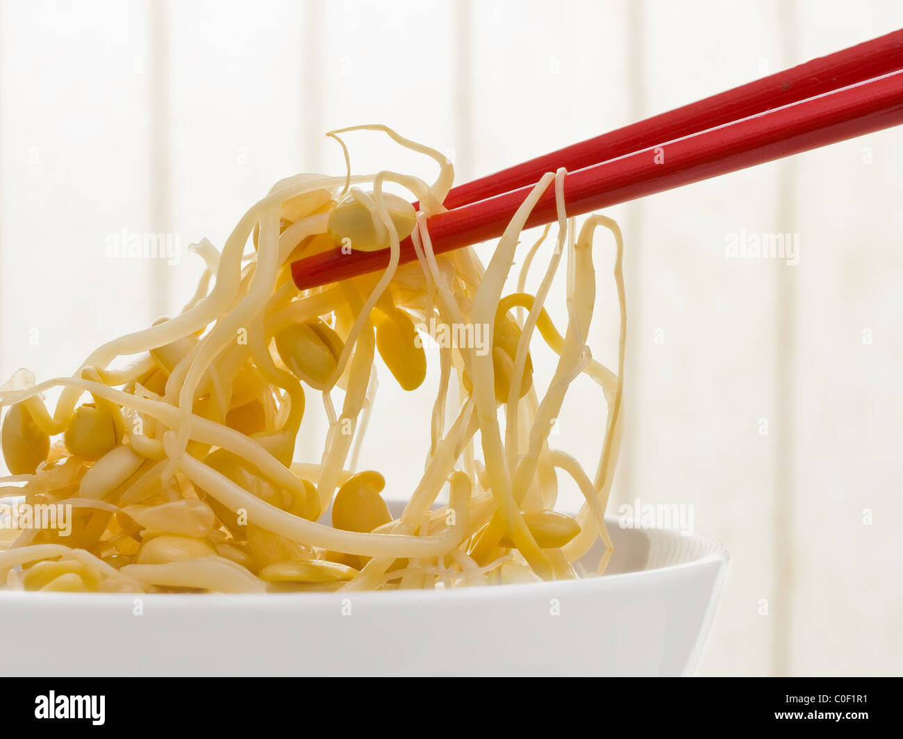 Soy bean sprouts hi-res stock photography and images - Alamy
