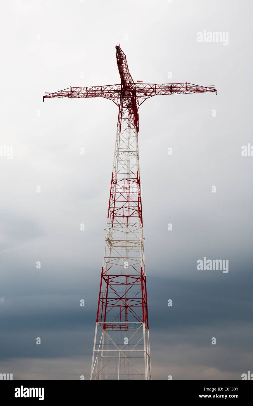 An airborne training jump tower at Fort Benning in Columbus, GA. April ...