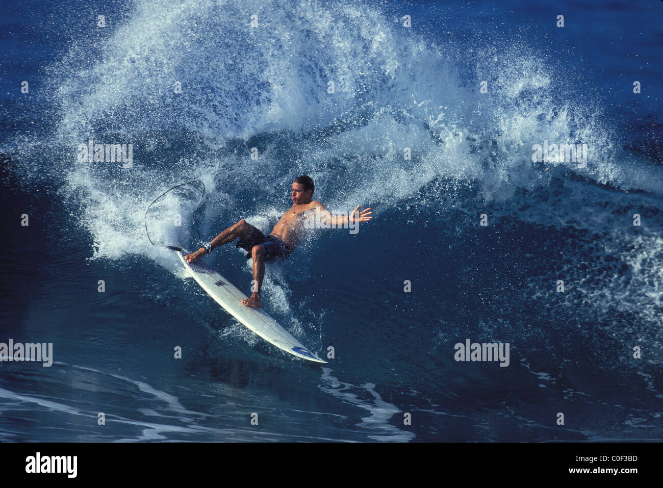 Kelly Slater surfing at OTW, north shore, Hawaii, 1996 Stock Photo - Alamy