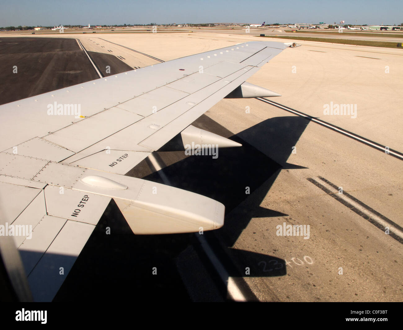 Wing fuel tanks hi-res stock photography and images - Alamy