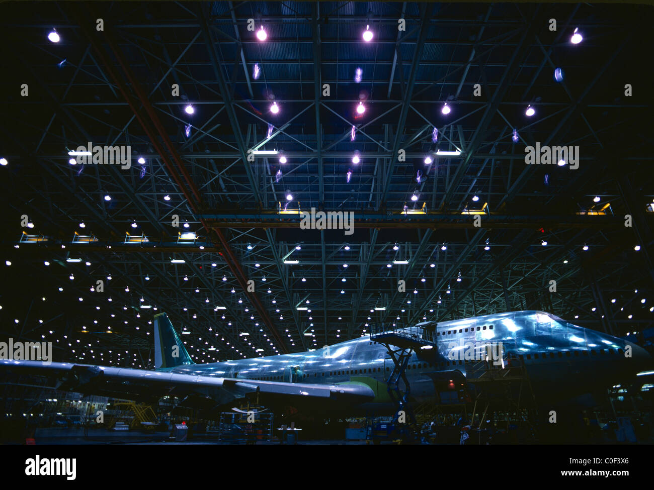 747 airplane under construction boeing hi-res stock photography and ...