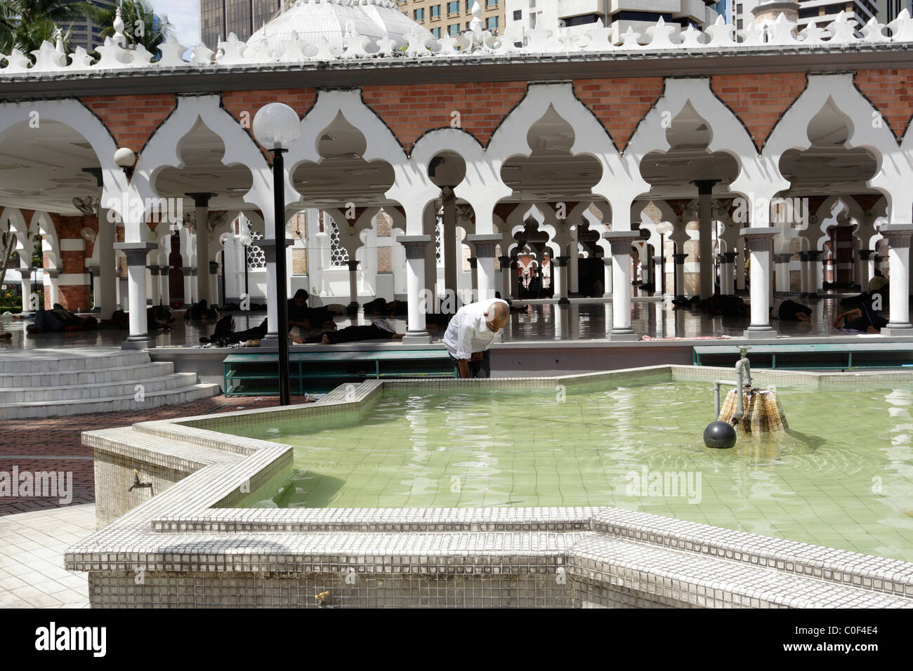 Mosque pool water hi-res stock photography and images - Alamy