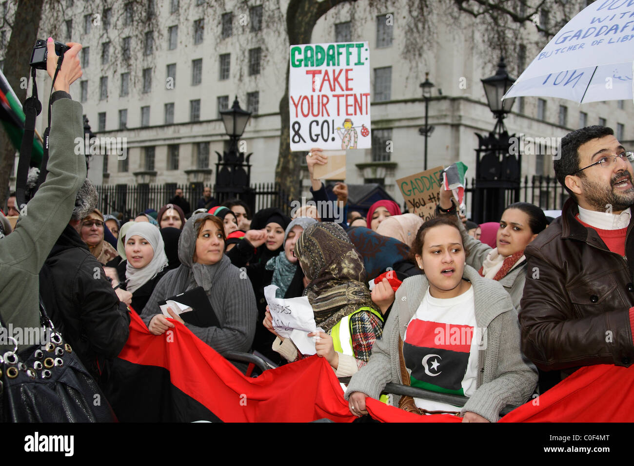 Crowd angry protest hi-res stock photography and images - Alamy