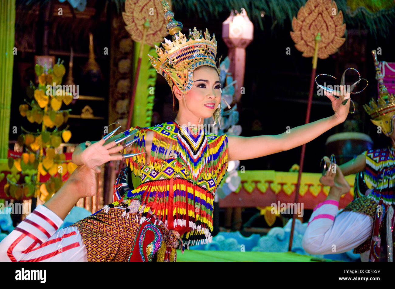 Traditional thai attire hi-res stock photography and images - Alamy