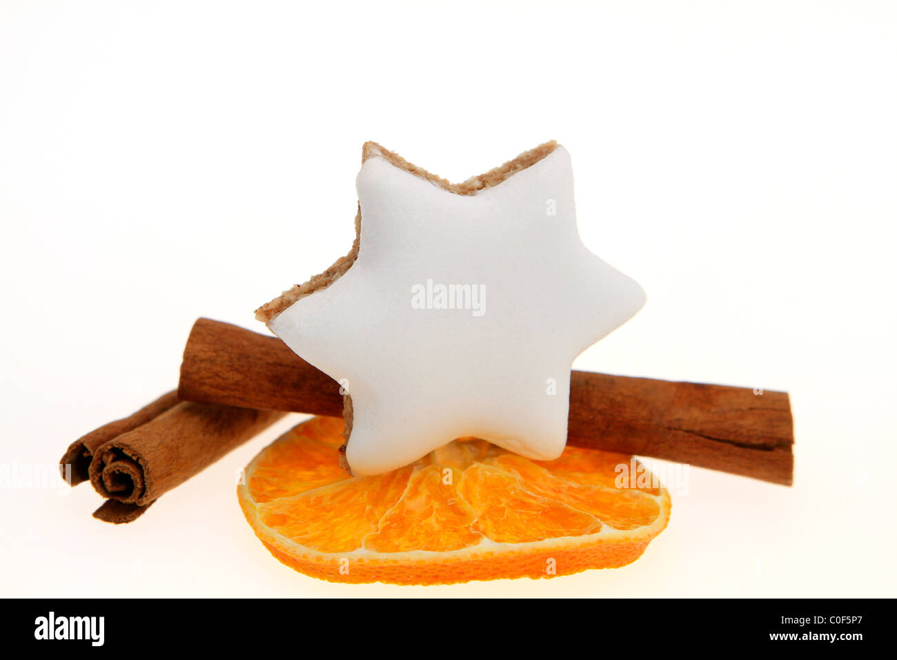 Cinnamon stars christmas hi-res stock photography and images - Alamy