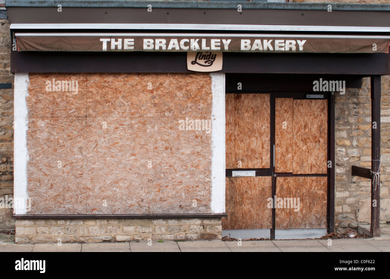 Boarded up shop fronts High Resolution Stock Photography and Images - Alamy