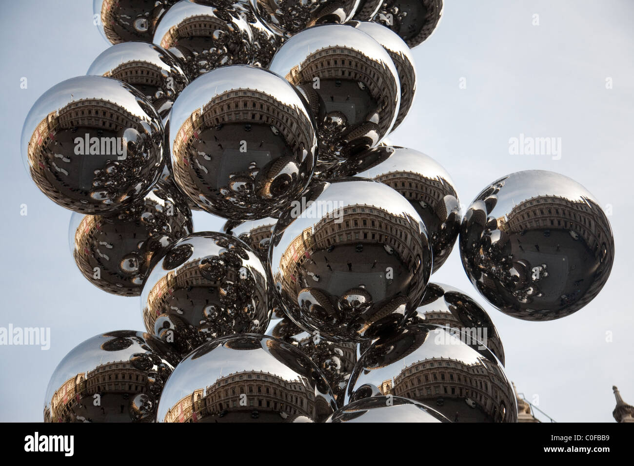 Anish kapoor sculpture hi-res stock photography and images - Alamy