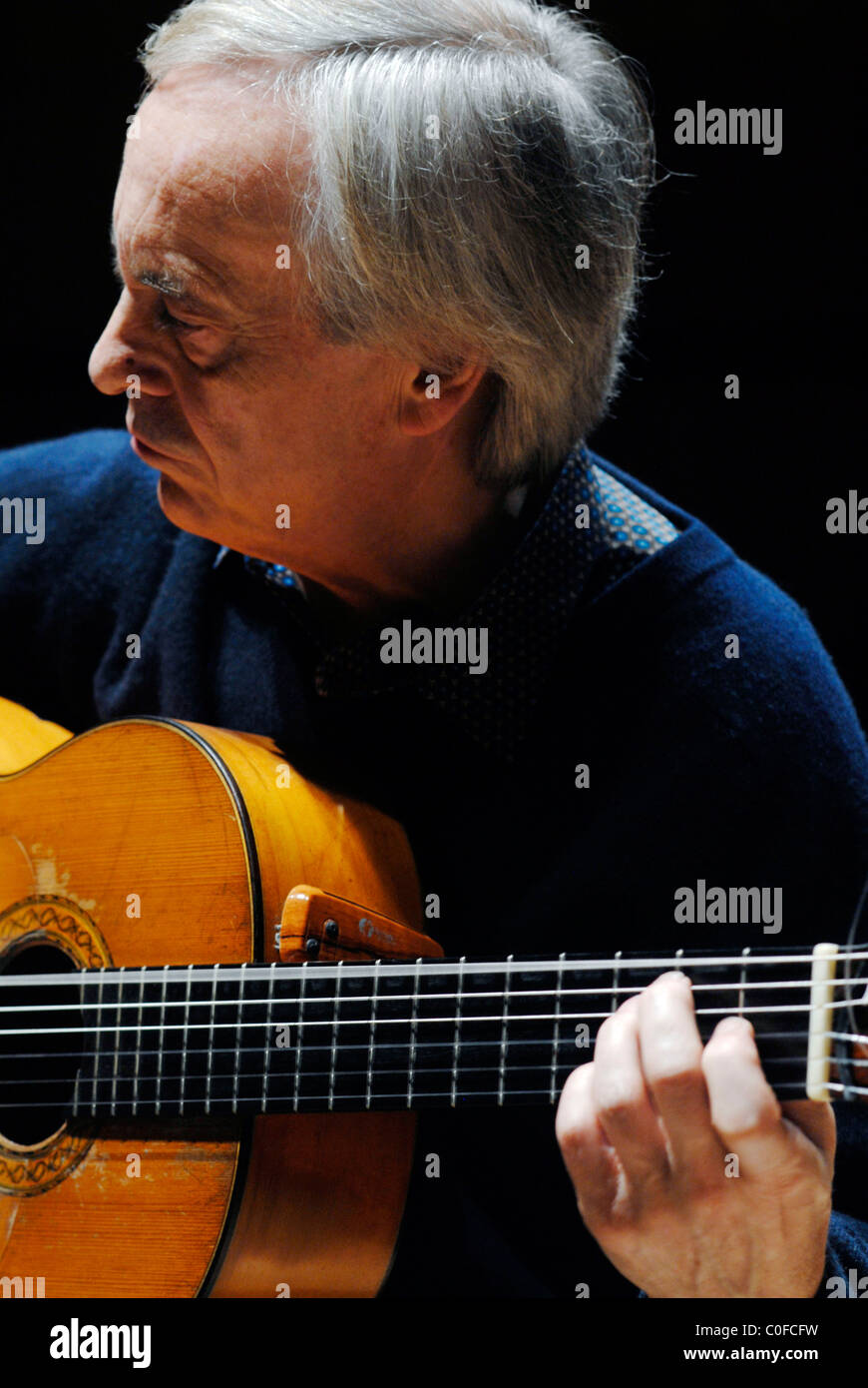 Guitarist paco pena hi-res stock photography and images - Alamy