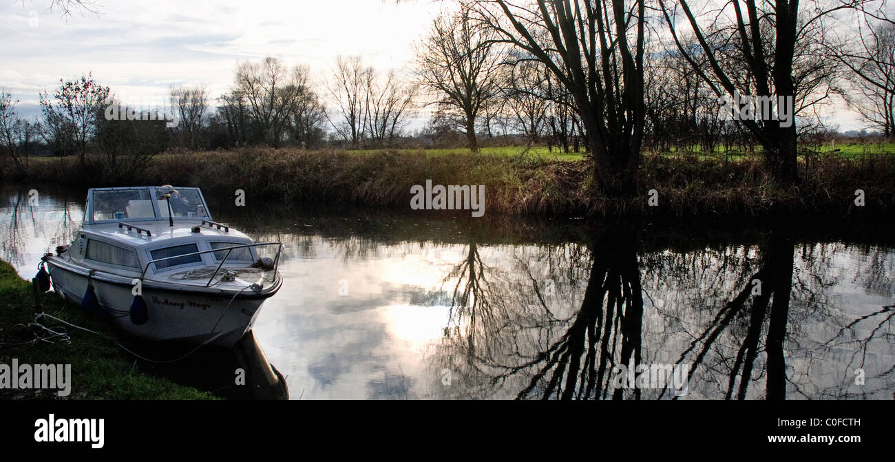 The river waveney, geldeston hi-res stock photography and images - Alamy