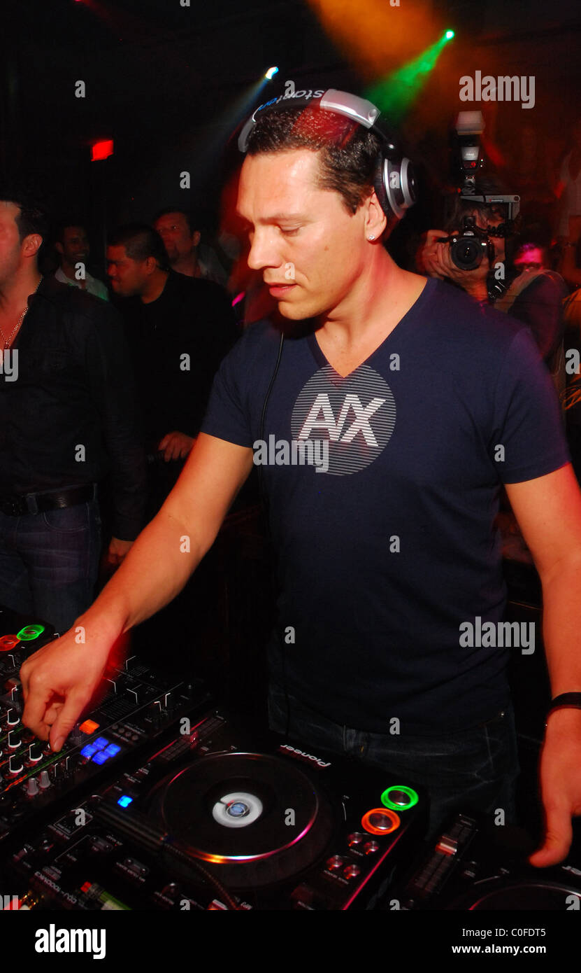 DJ Tiesto performing live at JET nightclub indside the Mirage Hotel Las ...