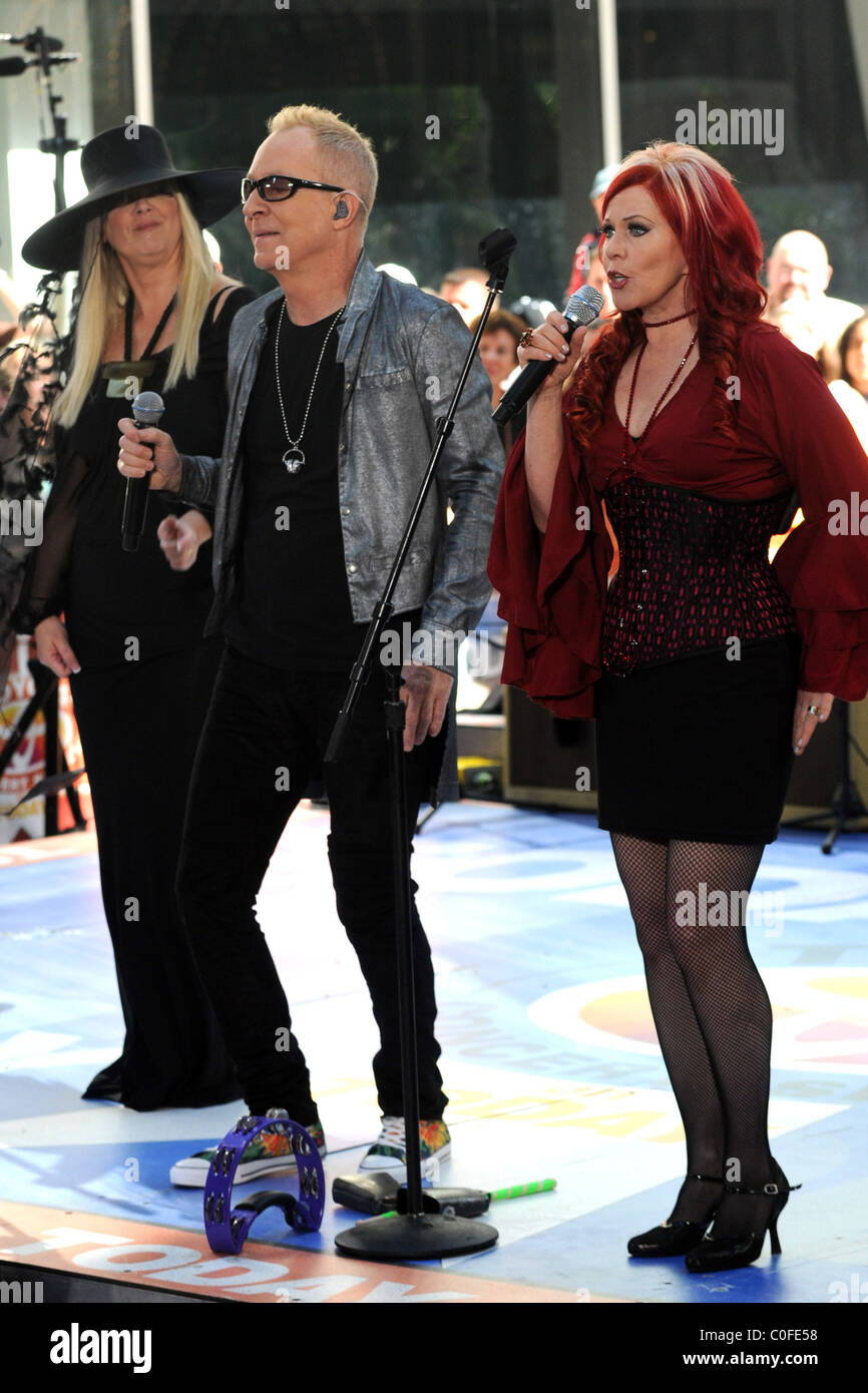 Cindy Wilson, Fred Schneider and Kate Pierson The B-52's perform live ...
