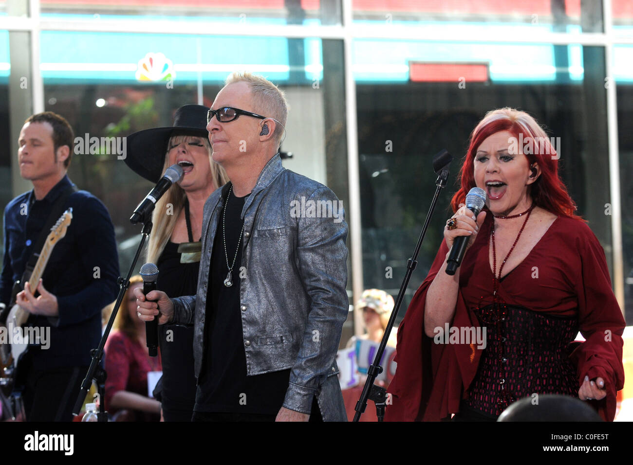 Cindy Wilson And Keith Strickland Hi res Stock Photography And Images Cindy Wilson And Keith Strickland Hi res Stock Photography And Images