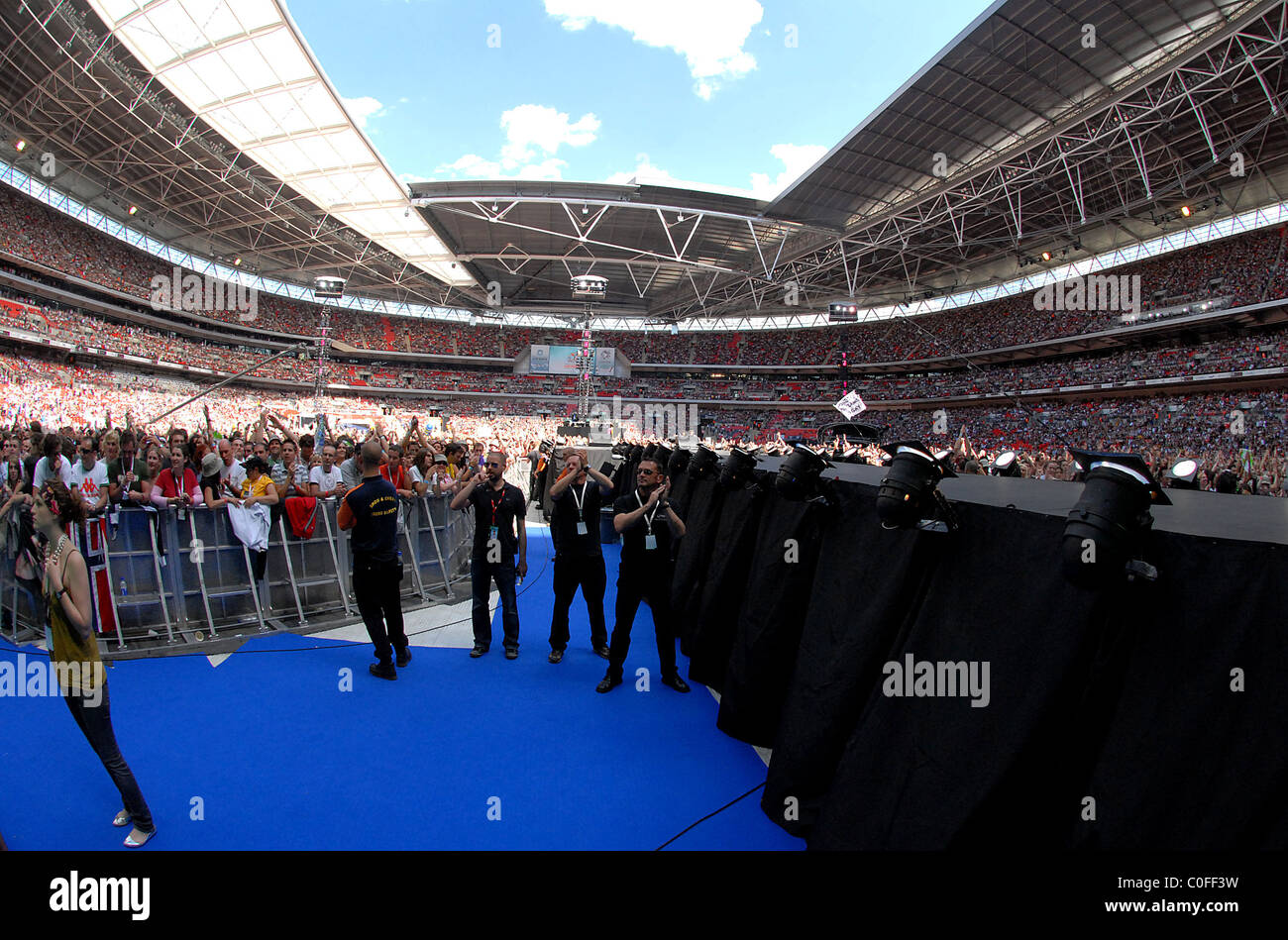 Wembley stadium concert hi-res stock photography and images - Alamy