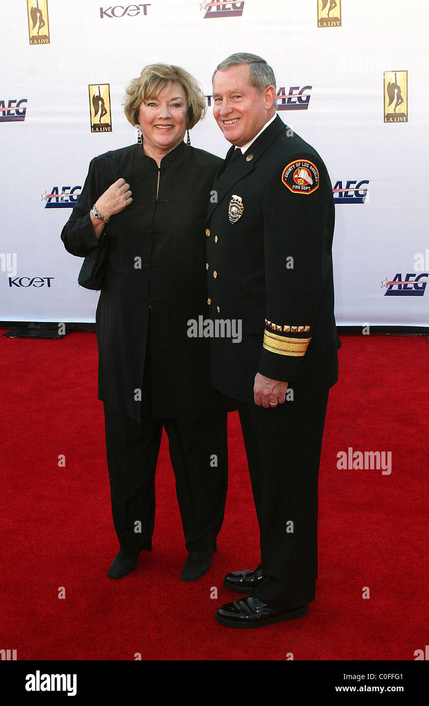 Chief Michael Freeman with wife The '2008 KCET Visionary Award Gala ...