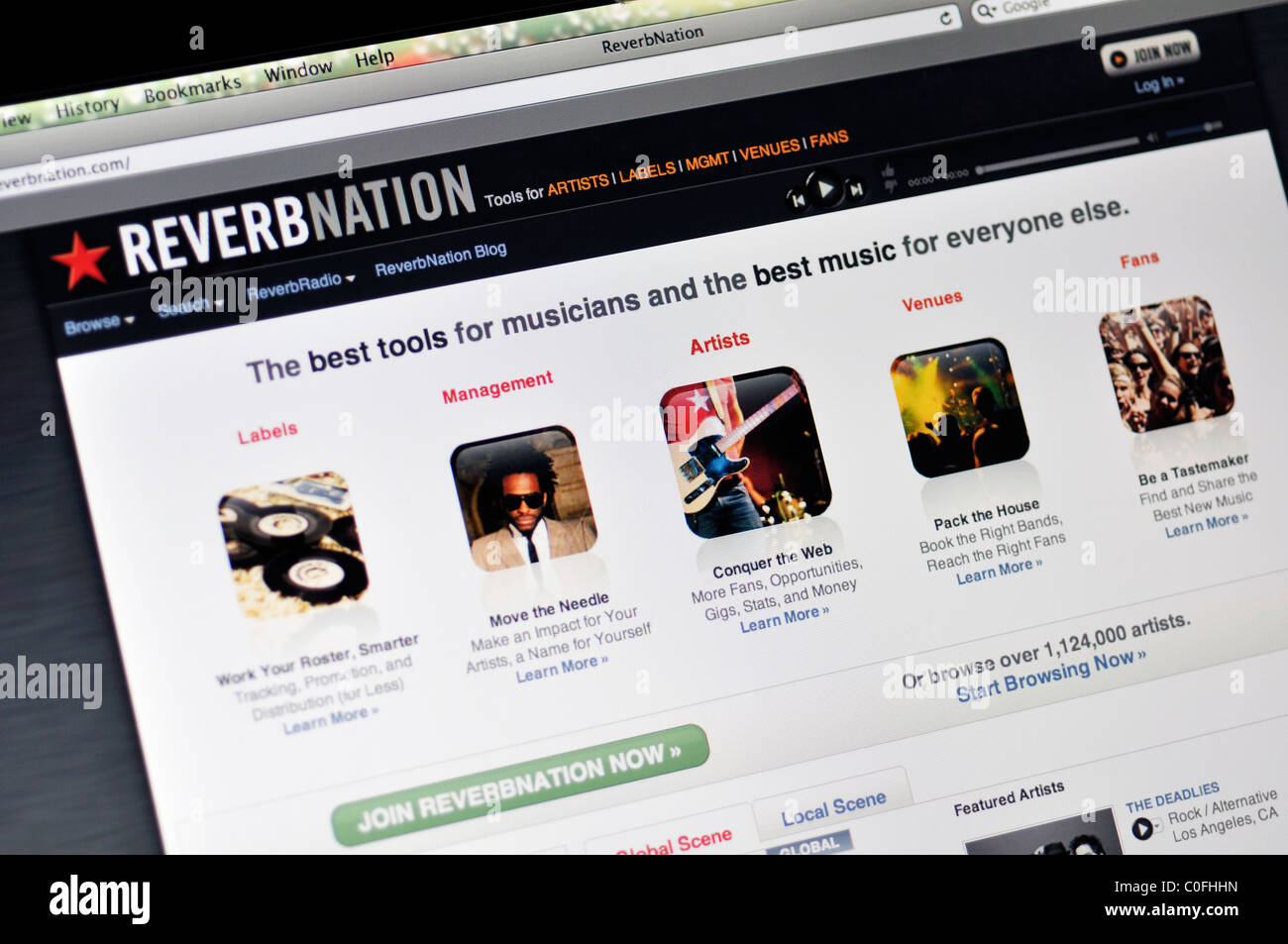 Artist of the web hi-res stock photography and images - Alamy