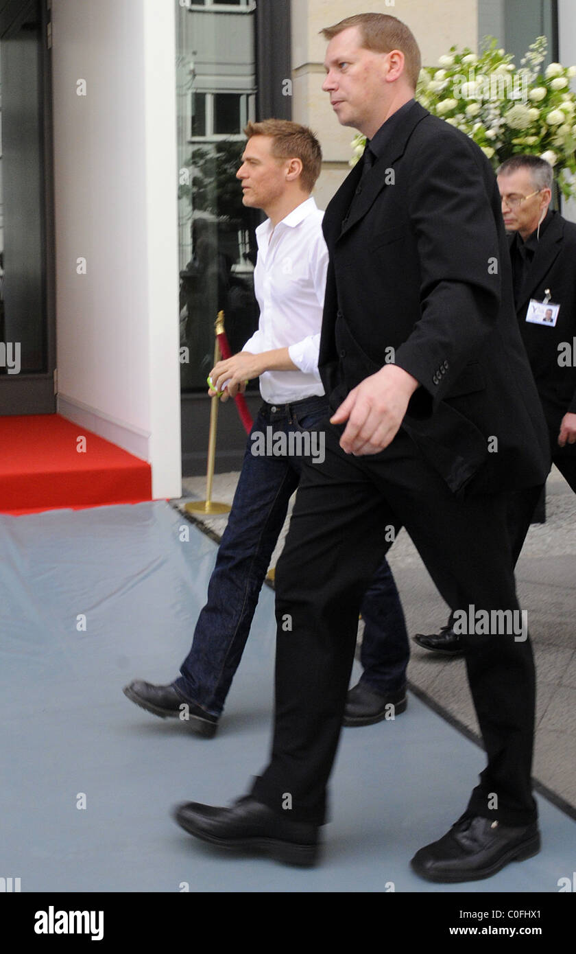 Bryan Adams leaving his "Hear the world" photo exhibition at Roemische ...