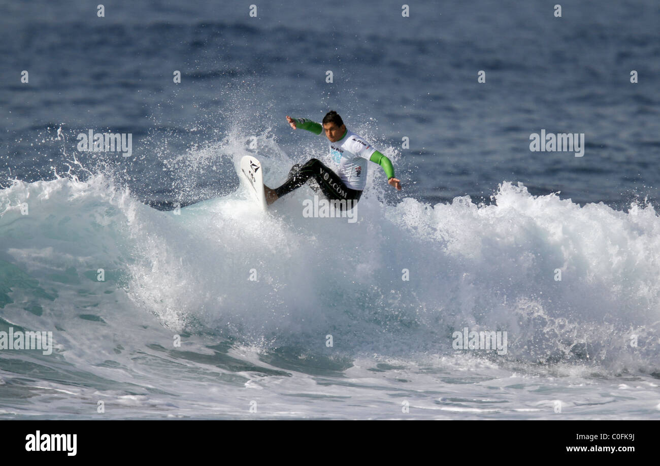 SHANE THORNE SOUTH AFRICAN PRO SURFER SOUTH AFRICAN PRO SURFER BALLITO ...