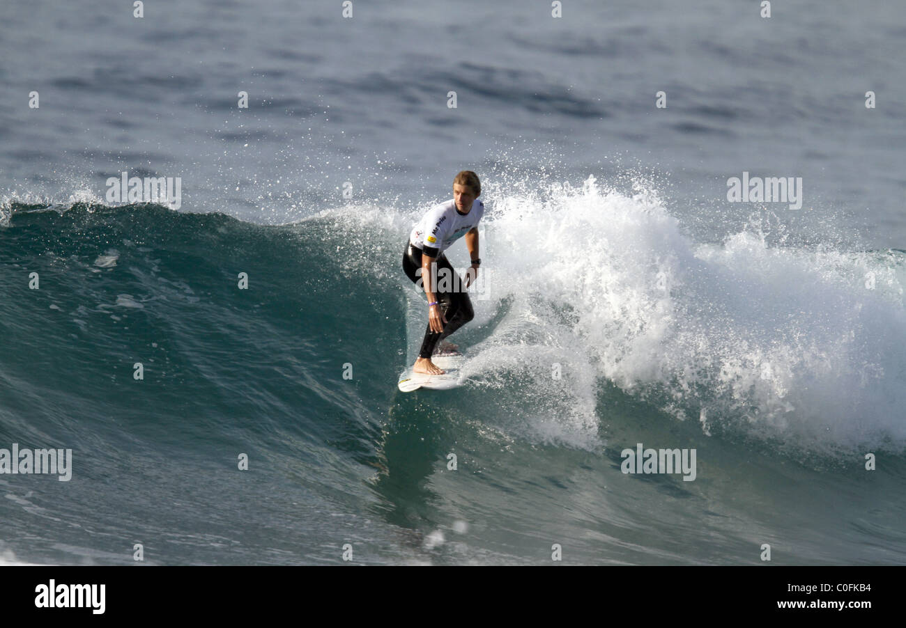 SIMON FISH SOUTH AFRICAN PRO SURFER SOUTH AFRICAN PRO SURFER BALLITO ...