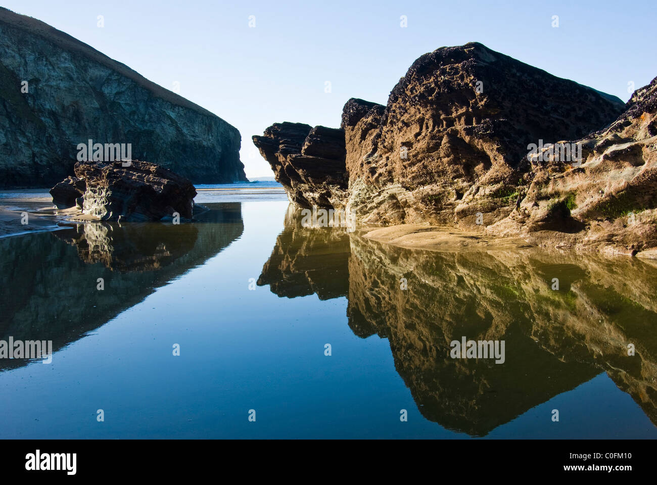 Rock pool cornwall uk hi-res stock photography and images - Alamy