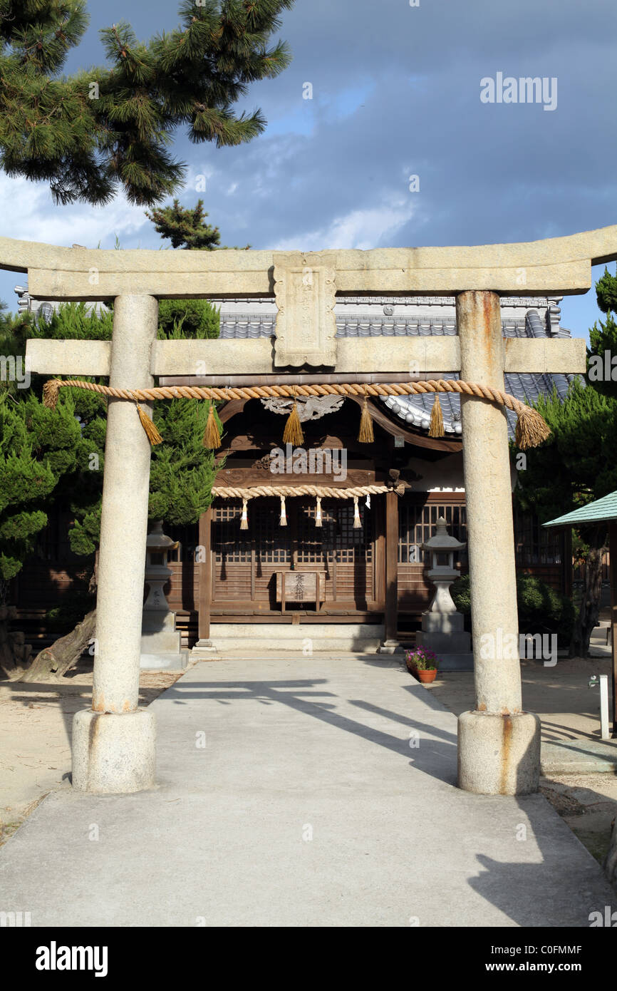 Shinto temple hi-res stock photography and images - Alamy