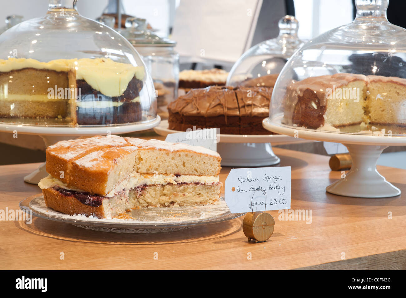 Cake and patisserie counter hi-res stock photography and images - Alamy