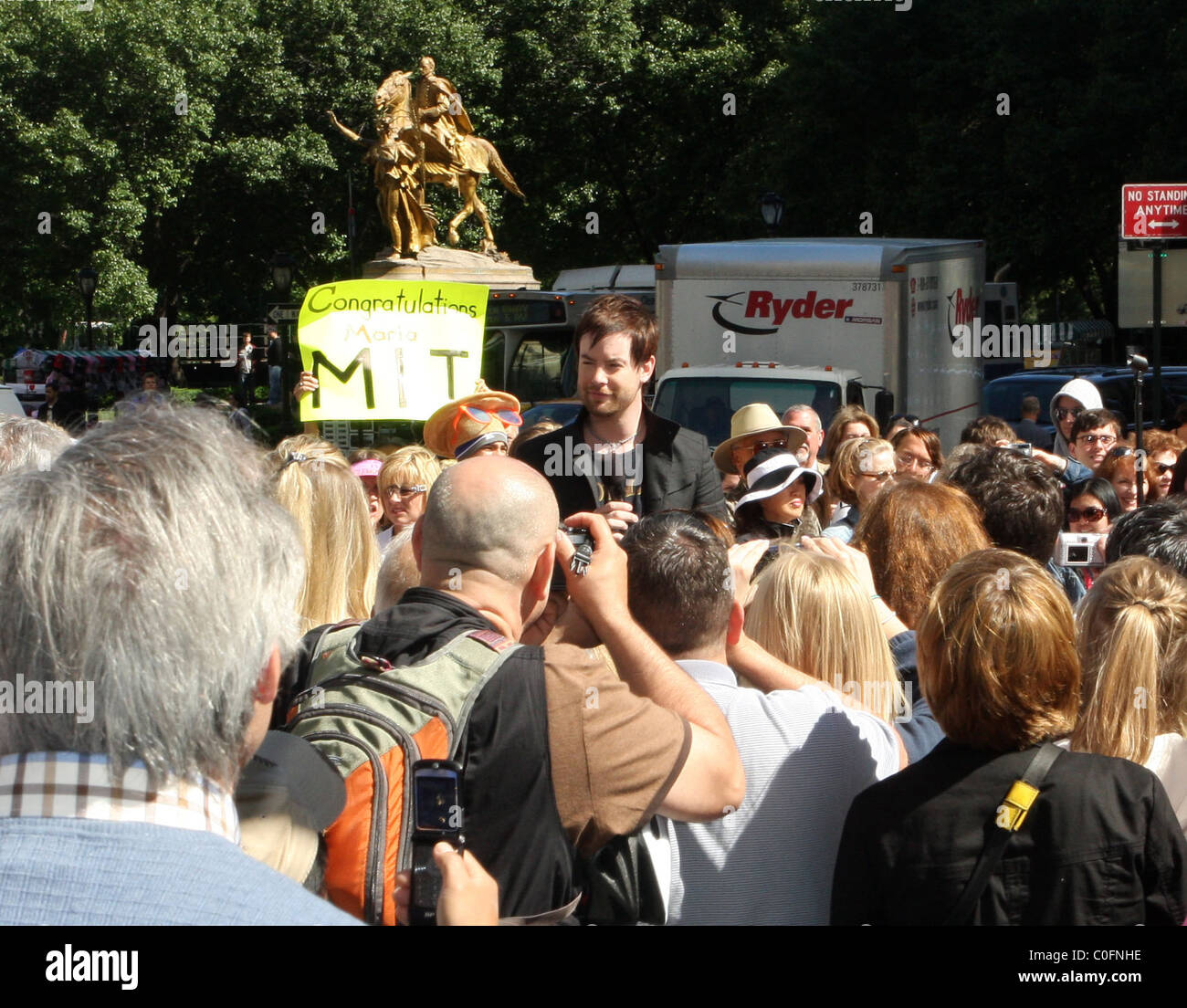 David Cook American Idol Winner David Cook appears Live on CBS Early ...