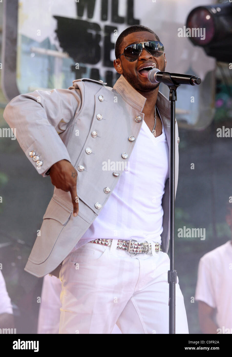 Usher performs on ABC's 'Good Morning America Summer Concert Series' at ...
