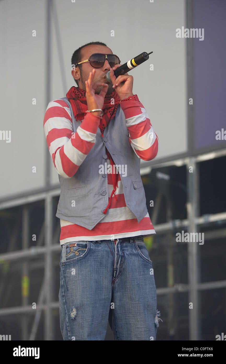 Expensive Soul and Sara Tavares performing live at Rock in Rio Lisboa ...