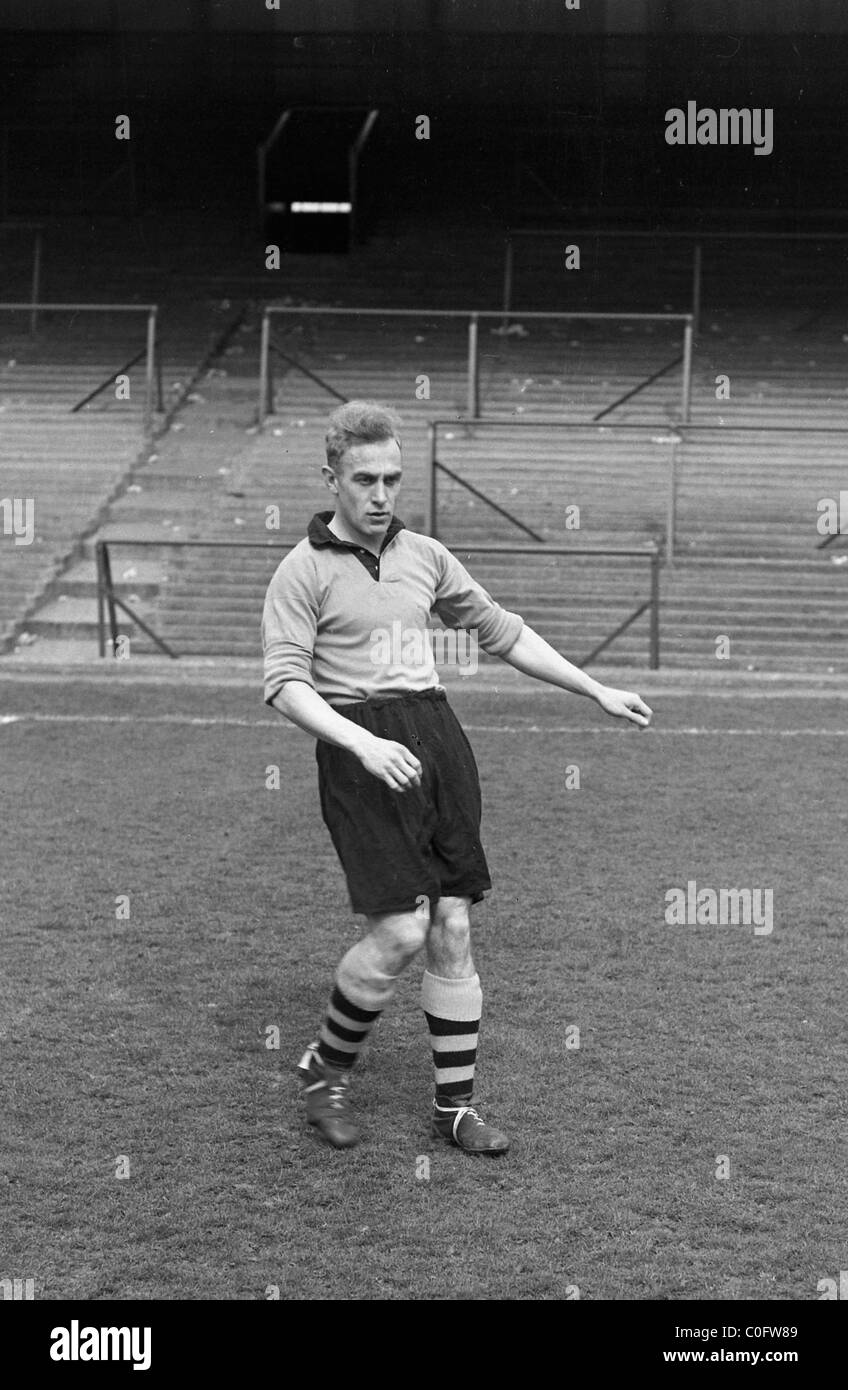 Wolverhampton Wanderers footballer Billy Wright at Molineux Stock Photo ...