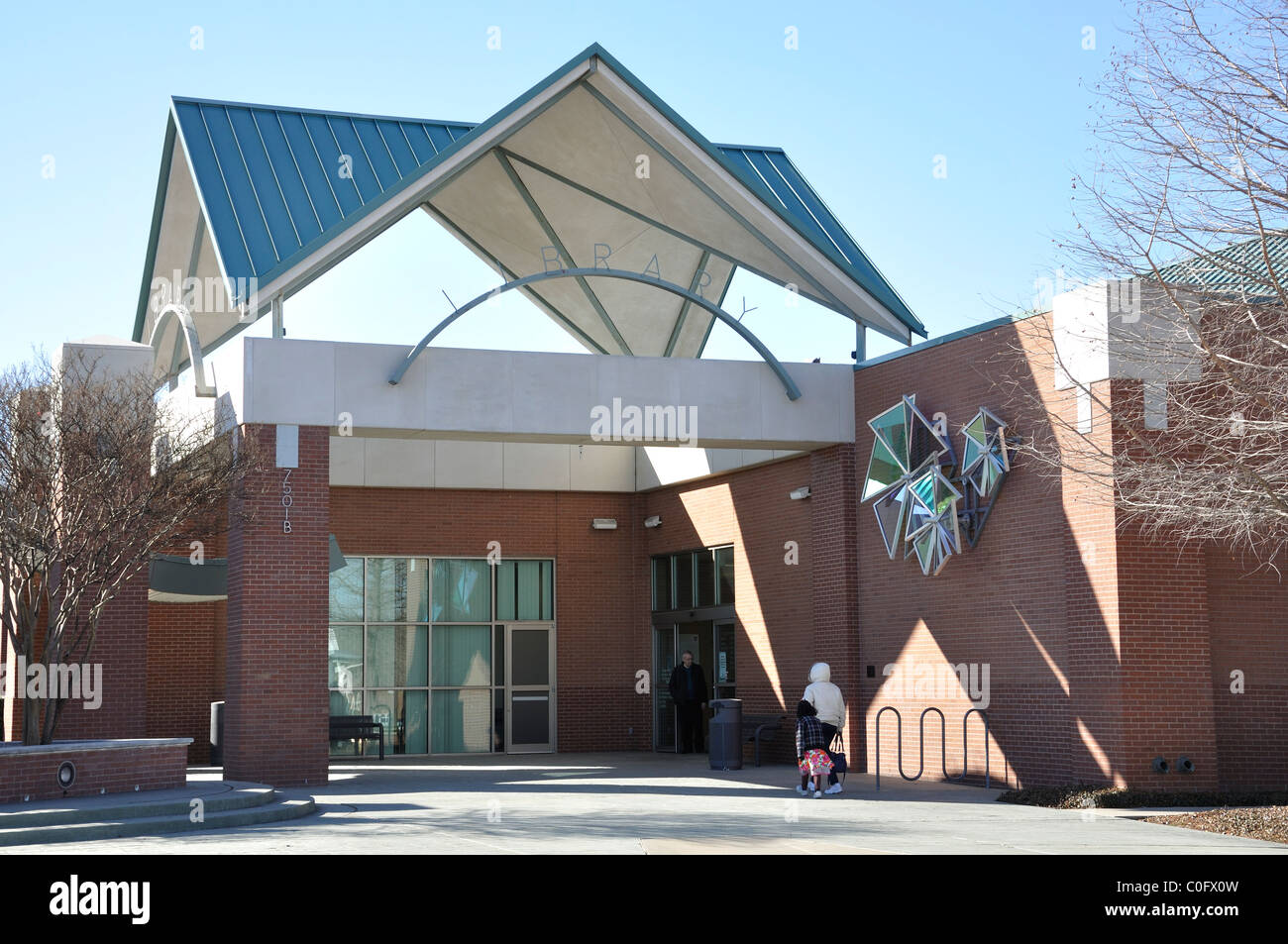 Library public plano hi-res stock photography and images - Alamy