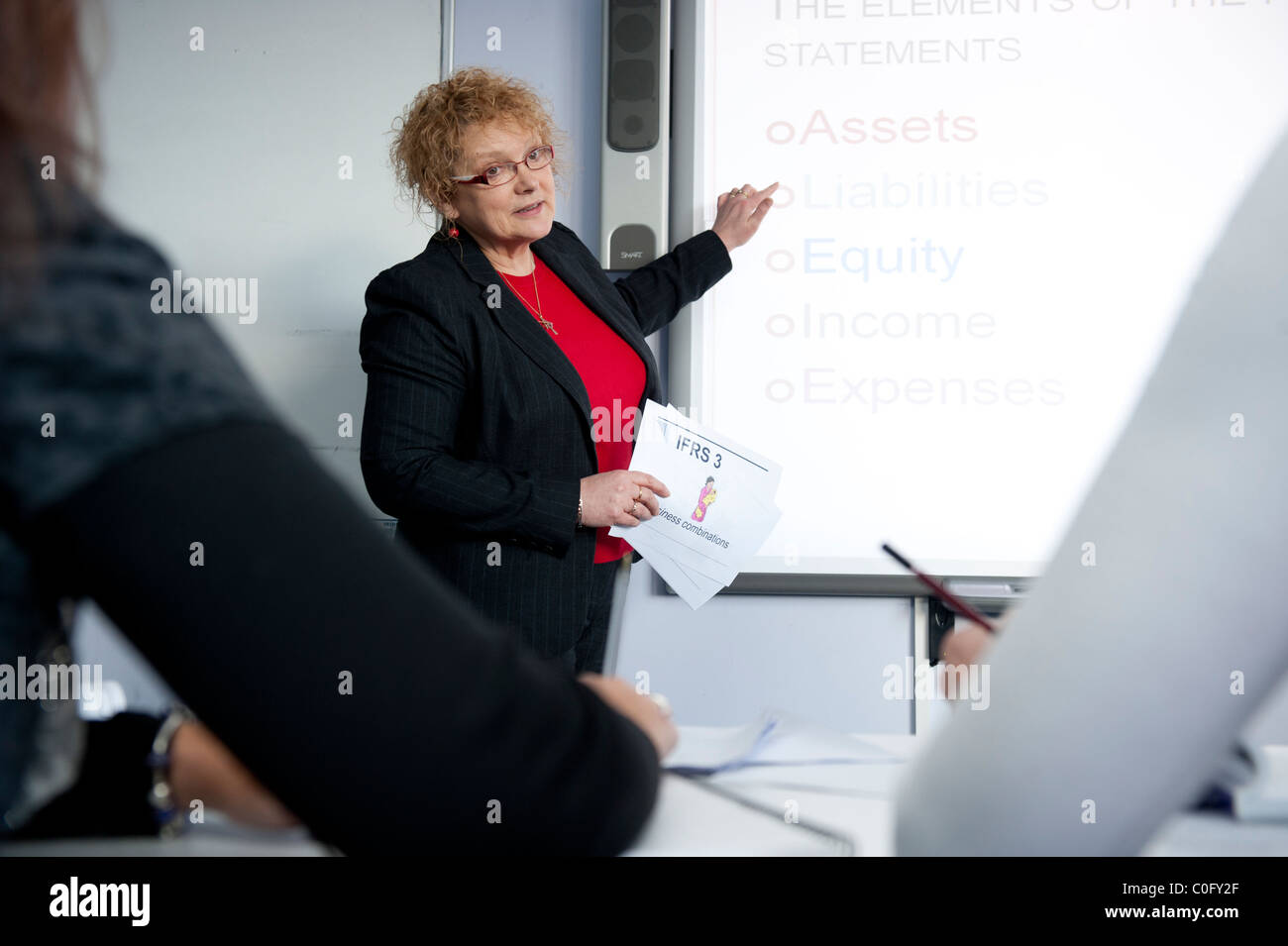 Business presentation powerpoint hi-res stock photography and images ...