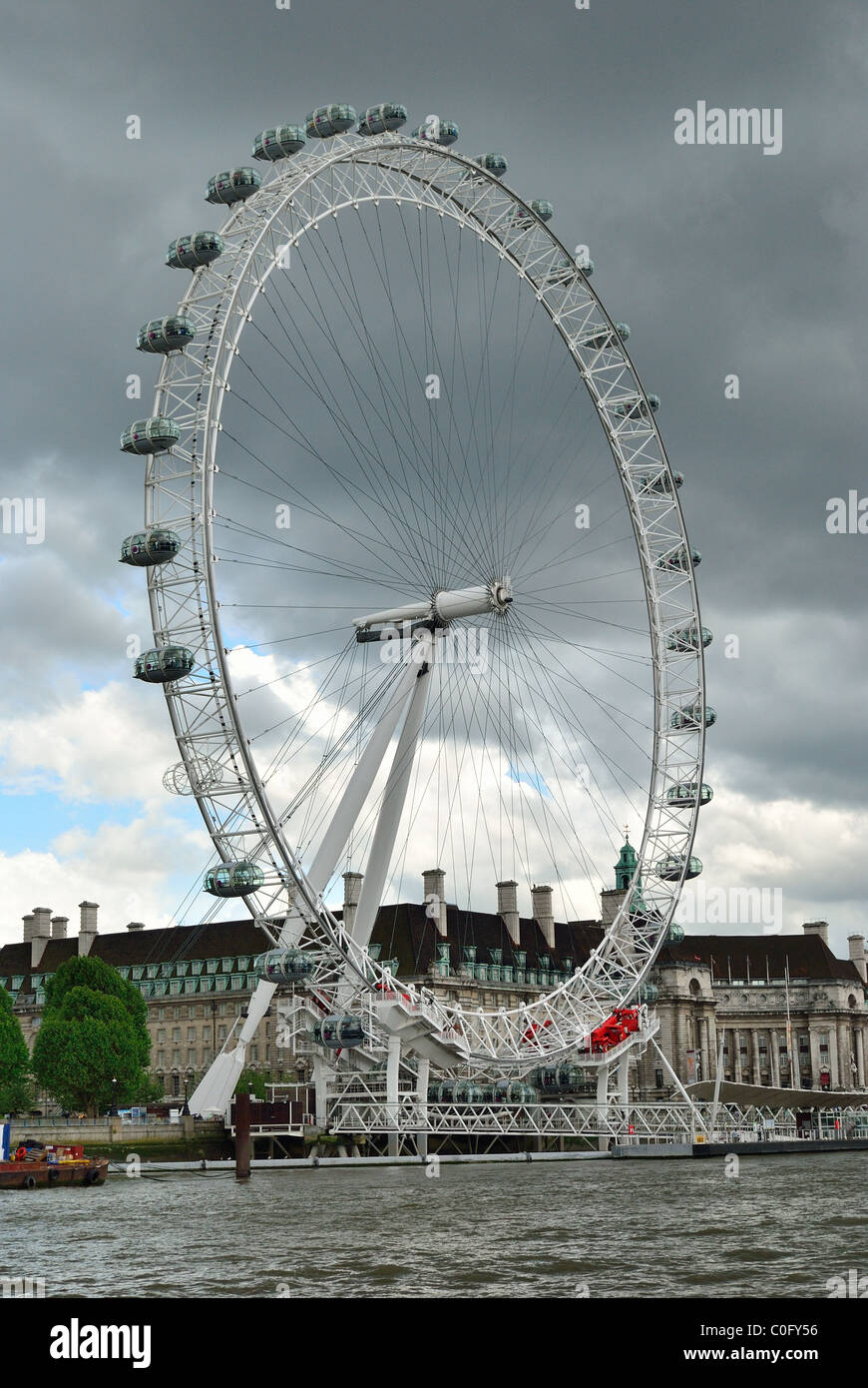 Dark clouds london hi-res stock photography and images - Alamy