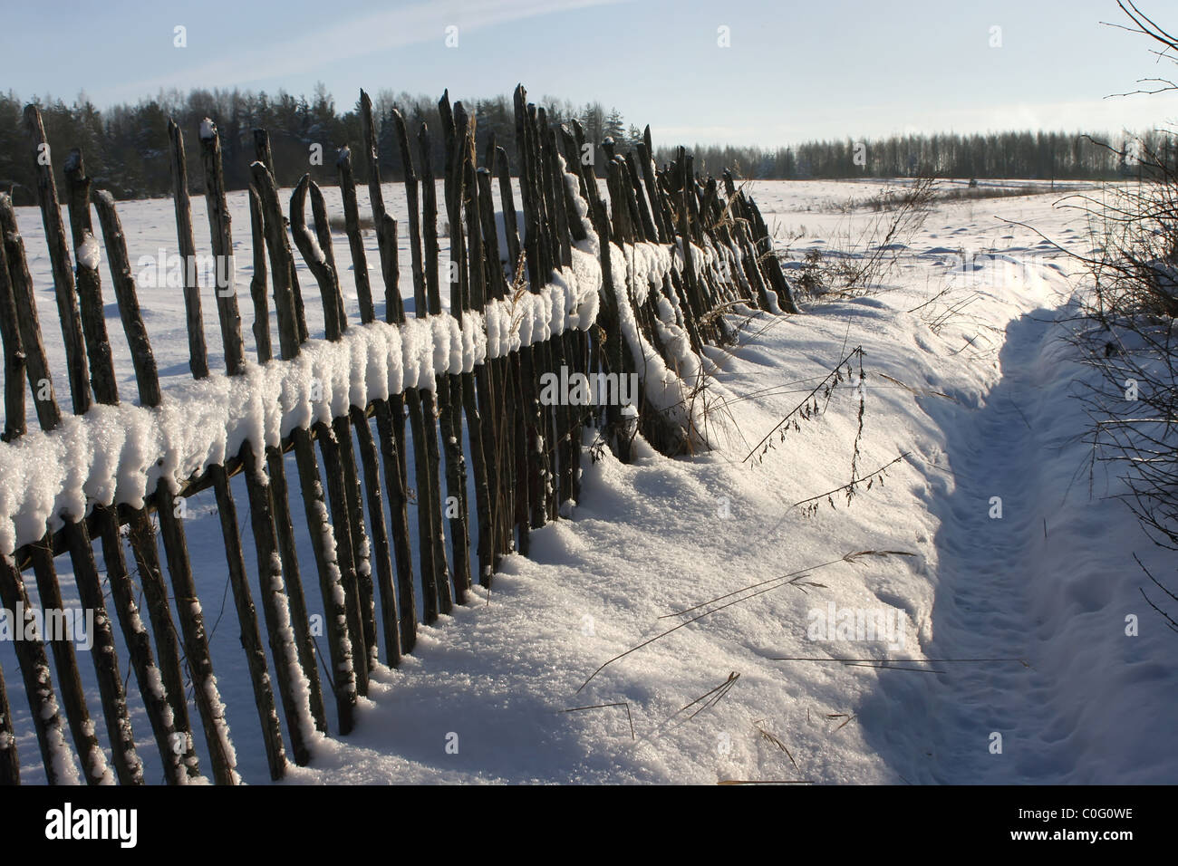 Village pathway hi-res stock photography and images - Alamy