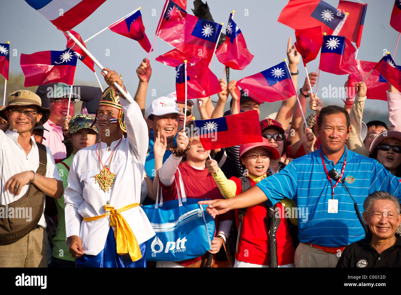 Golf tournament fans hi-res stock photography and images - Alamy