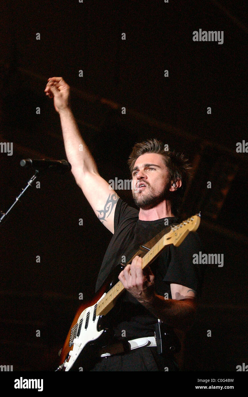 Juanes colombian singer hi-res stock photography and images - Alamy