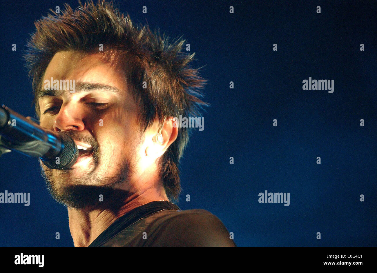 Juanes hi-res stock photography and images - Alamy