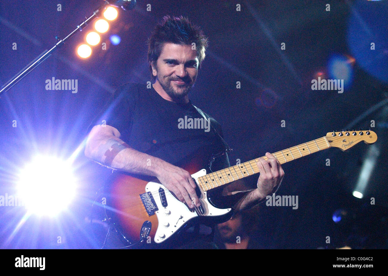 Juanes colombian singer hi-res stock photography and images - Alamy