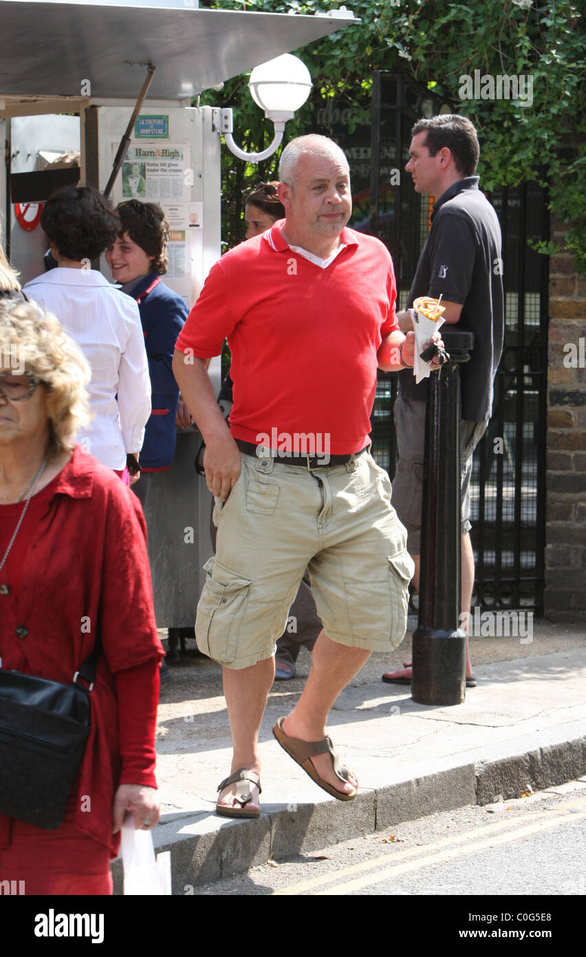 Cliff Parisi who plays Richard Peterson aka 'Minty' in the soap ...