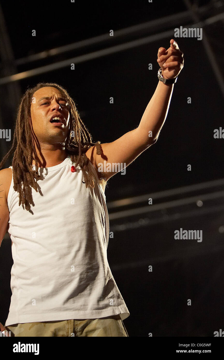 Da Weasel performing live at Alameda D.Afonso Henriques Lisbon ...