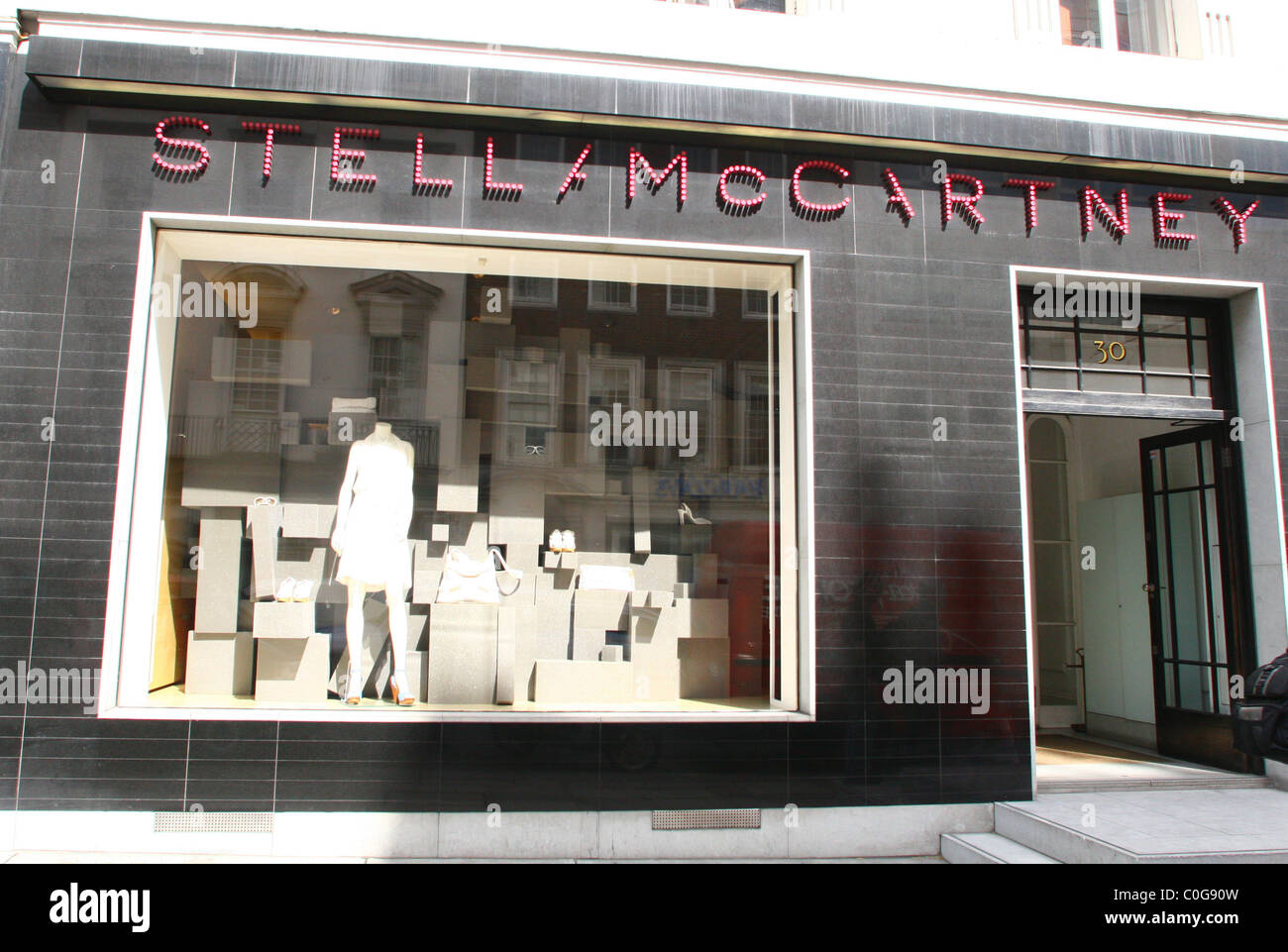 Pamela Anderson shops at the Stella McCartney store in London's West ...