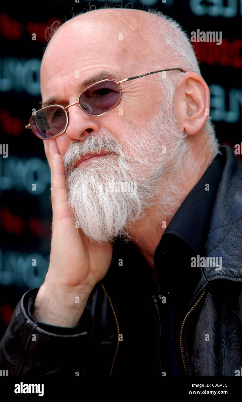 Making money discworld hi-res stock photography and images - Alamy