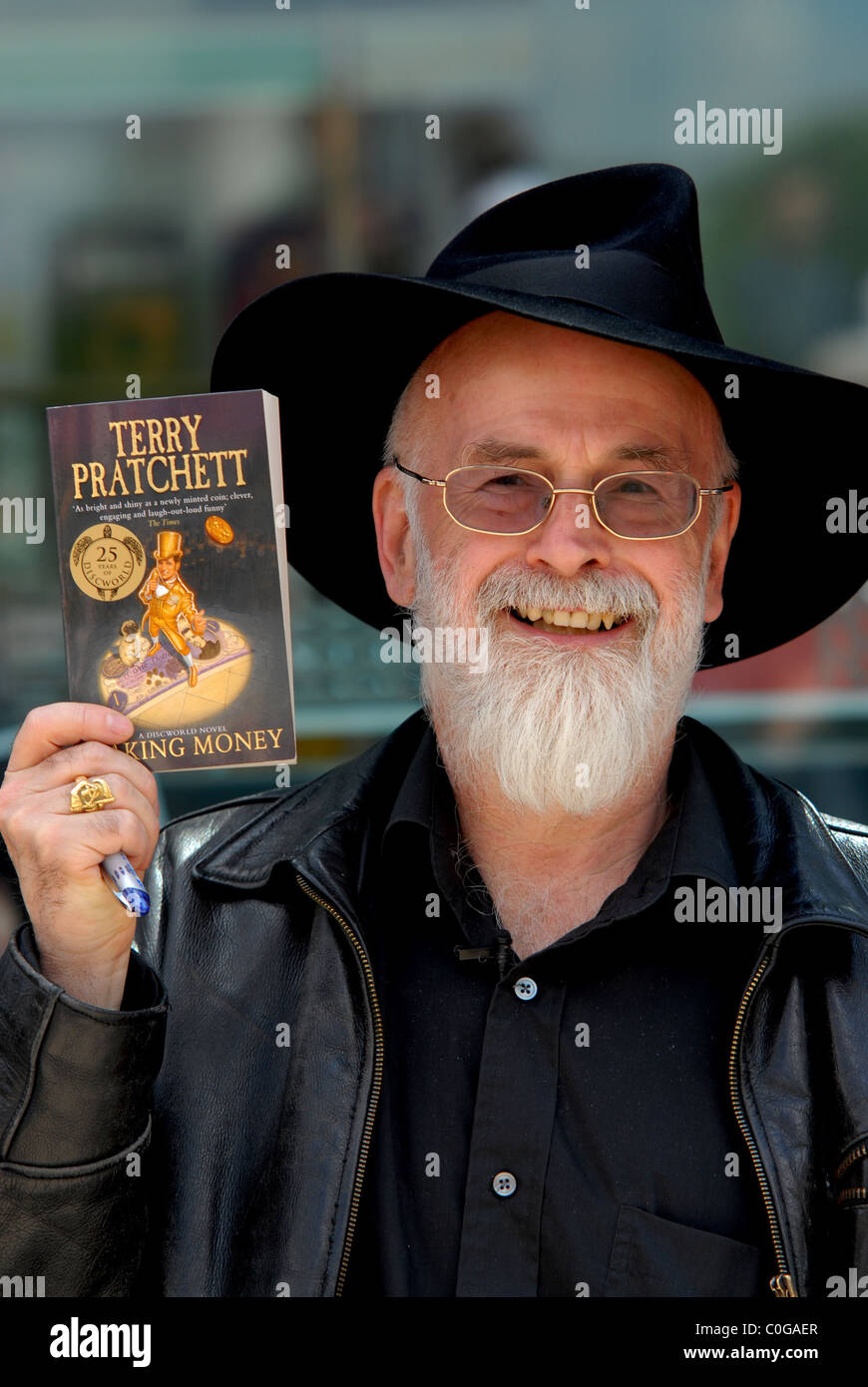 Terry pratchett discworld hi-res stock photography and images - Alamy