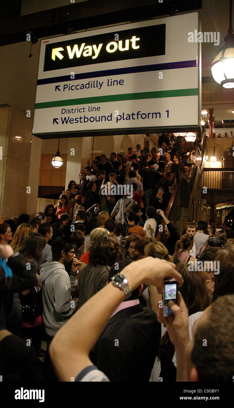 Revellers throw a party on the Circle Line of the London Underground in ...