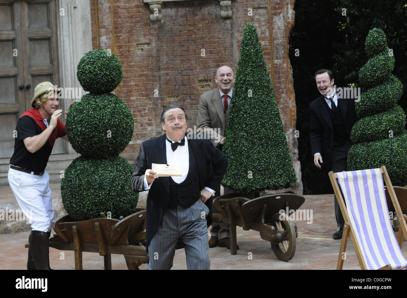 Tim woodward hi-res stock photography and images - Alamy