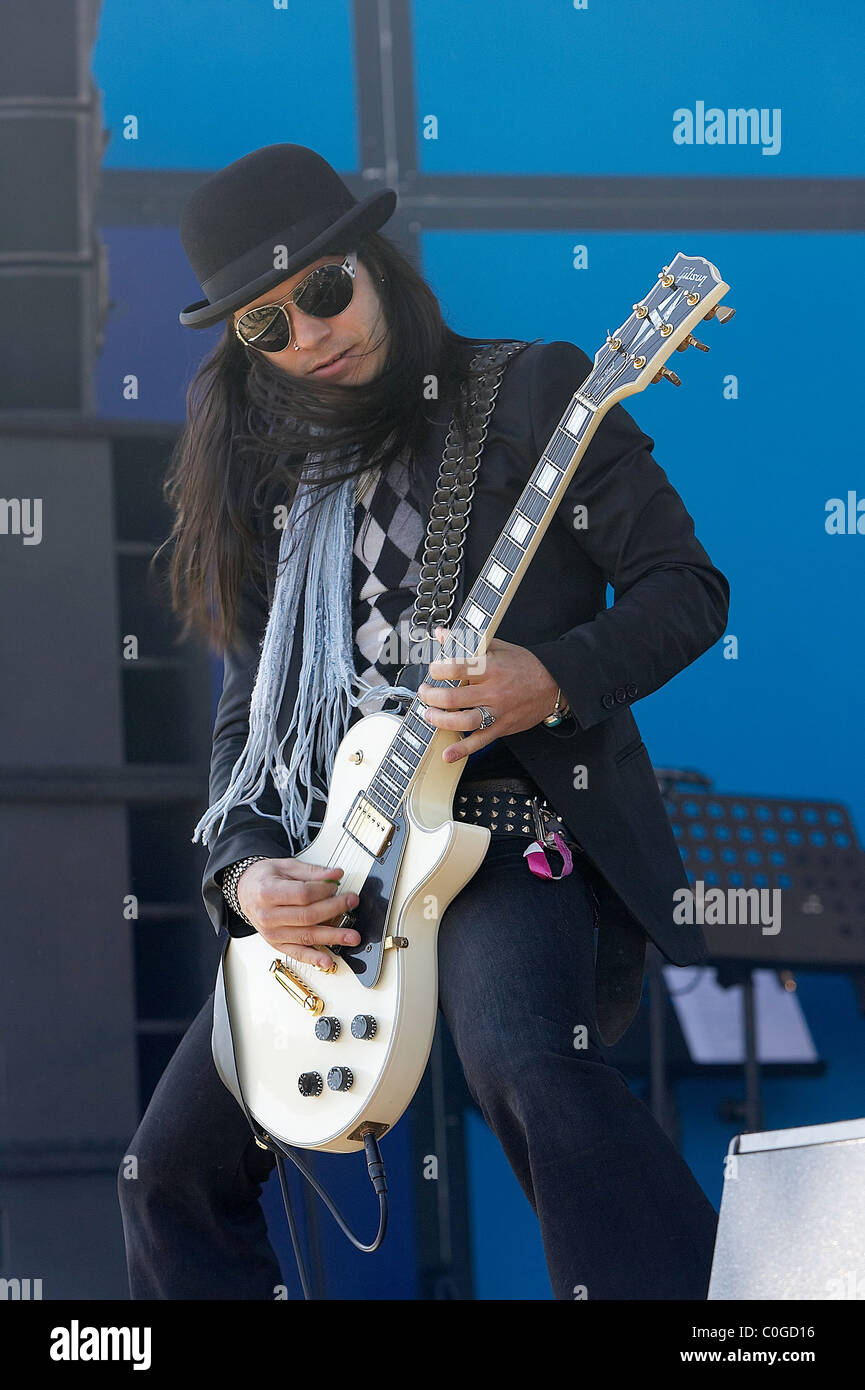 Andre Indiana performing live at Rock in Rio Lisboa 2008 Lisbon ...