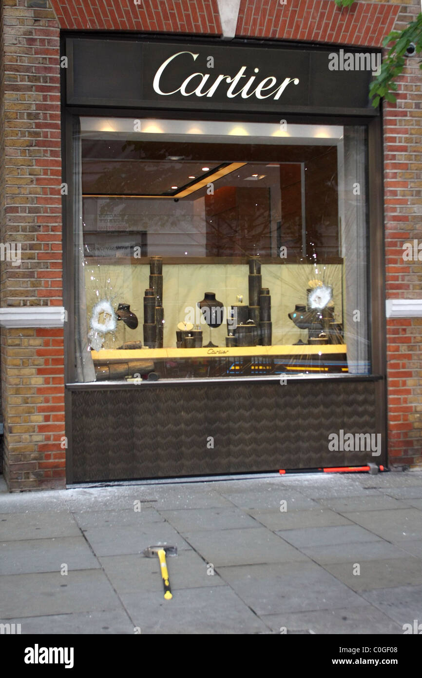 Damage to the shop window of the Cartier jewellery store on June 02 ...